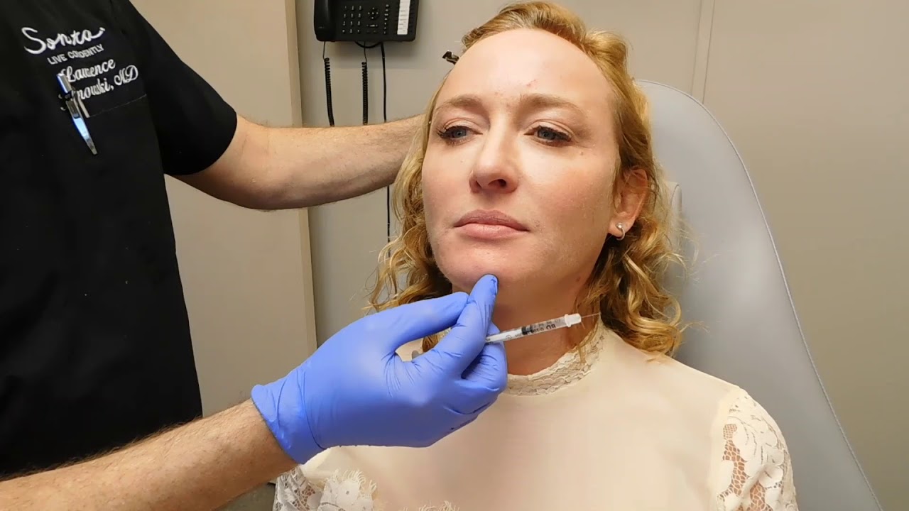 Dysport for relaxing a pebble chin with Dr. Janowski - YouTube