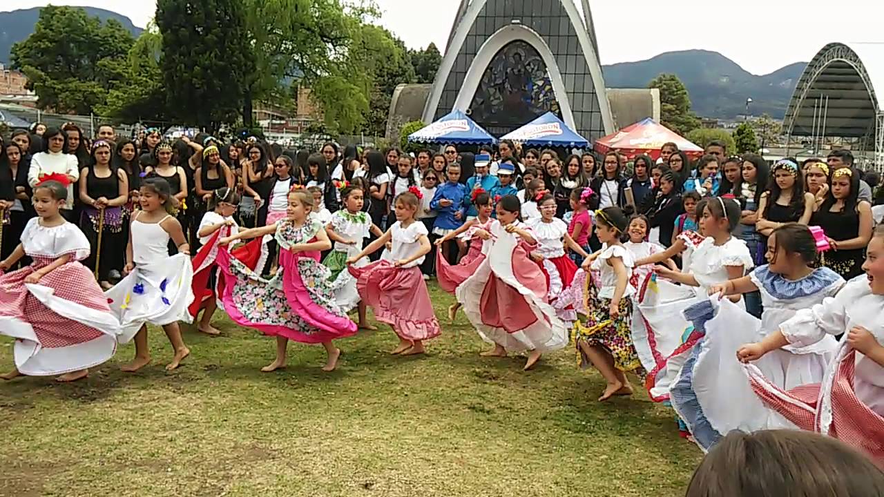 Baile el fandango - YouTube