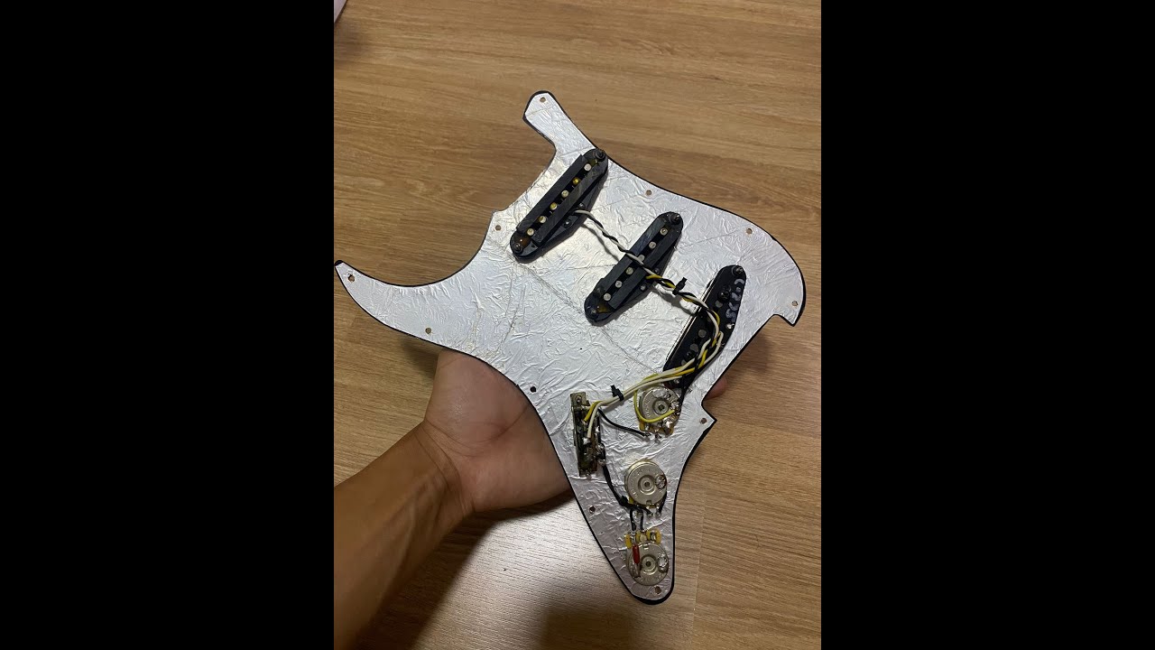 Fender MIM Bridge Stock Pickup VS American Delta Tone - YouTube