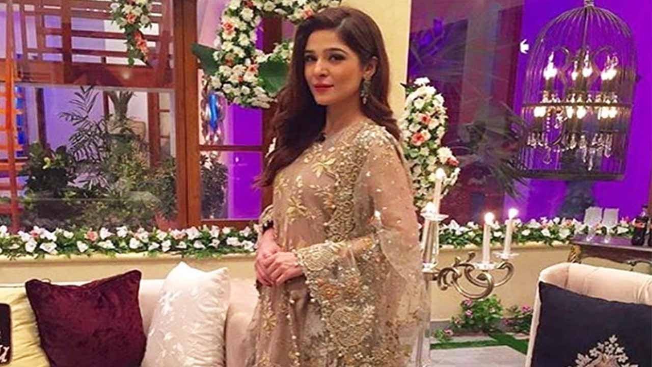 Ayesha Omar in Starry Nights with Sana Bucha | Eid Special | APlus ...
