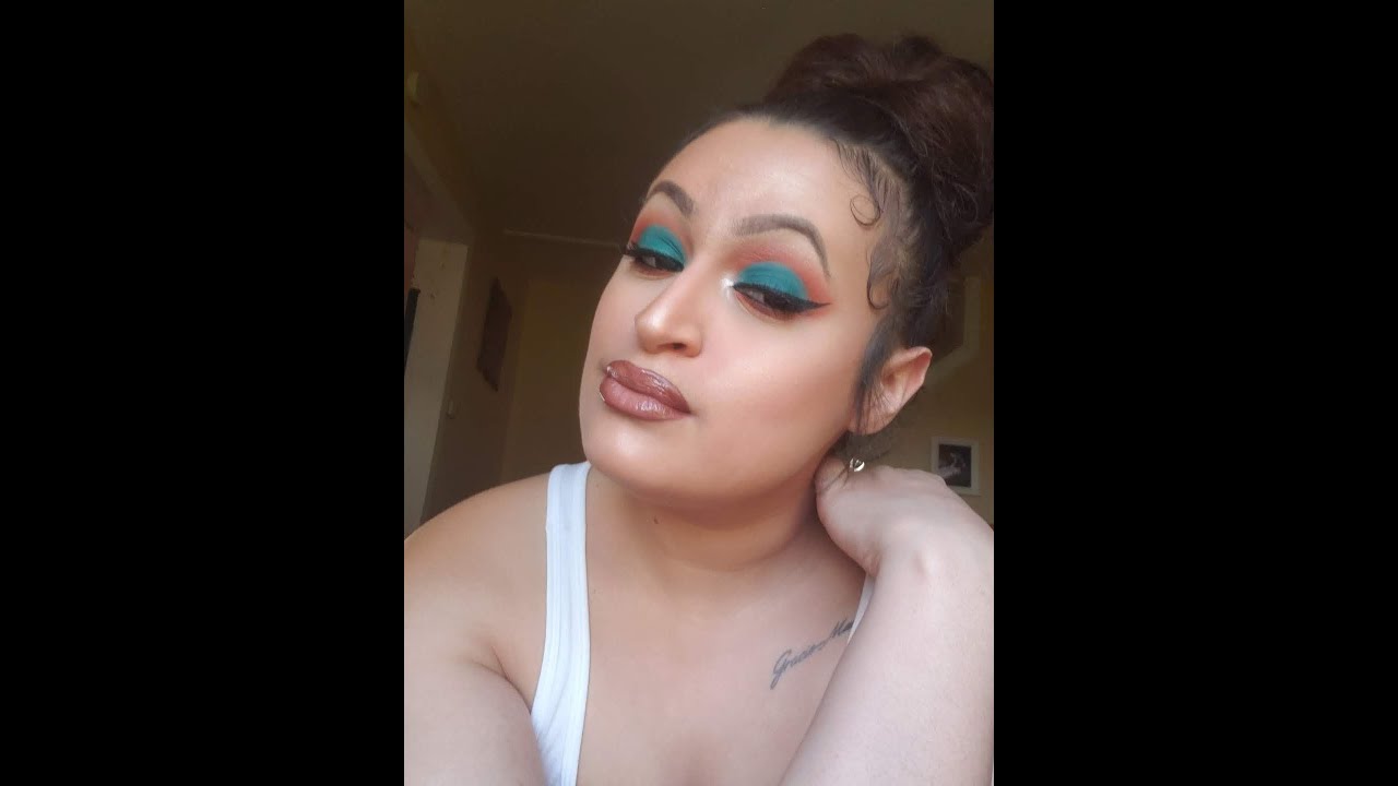 Bold Blue Cut Crease Makeup Tutorial - YouTube