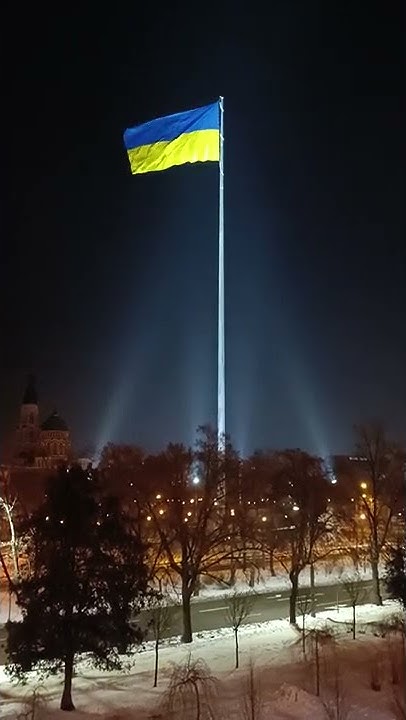 В Харькове самый высокий в Украине и даже в Европе флагшток102 метров Youtube