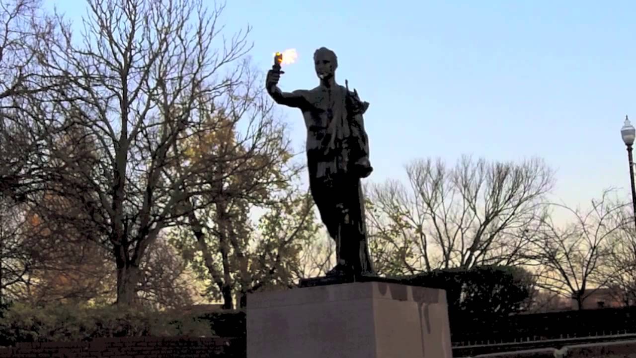 University of Tennessee: History of the Torchbearer - YouTube