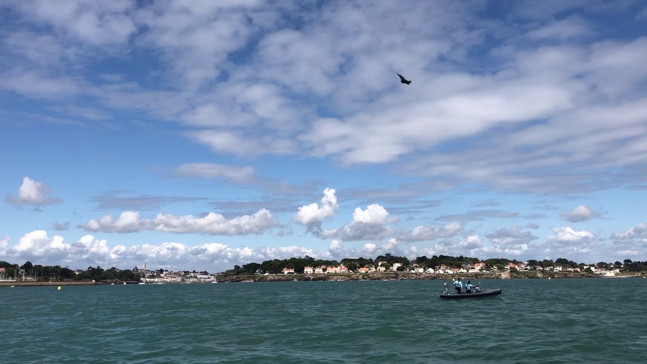 Rafale high alpha pass Pornic 2019 - YouTube