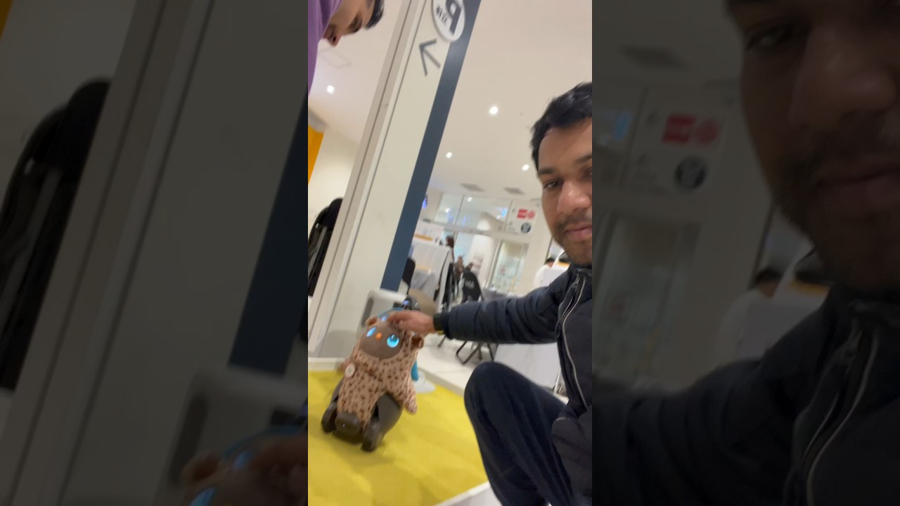 Cute Robots In Japan - YouTube