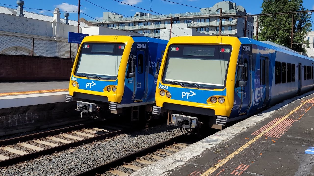 X'trapolis trains at Glenferrie - YouTube