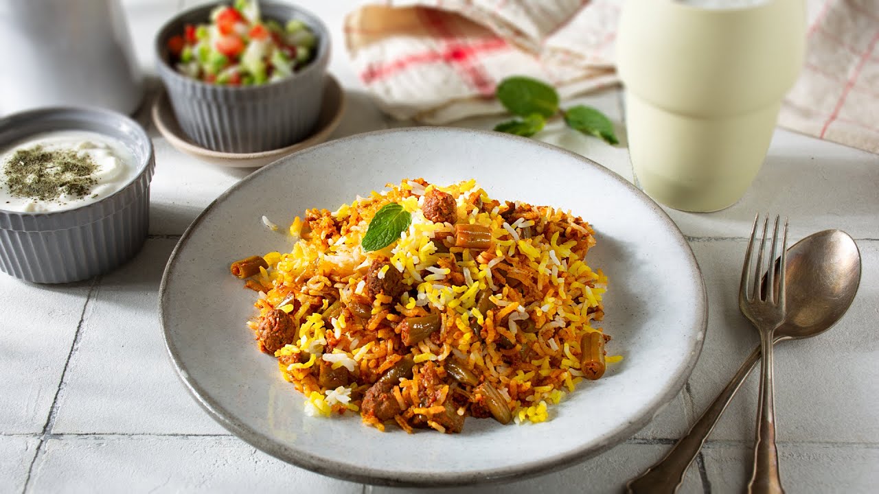 Cooking Loubia Polo: A Popular Persian Dish - YouTube