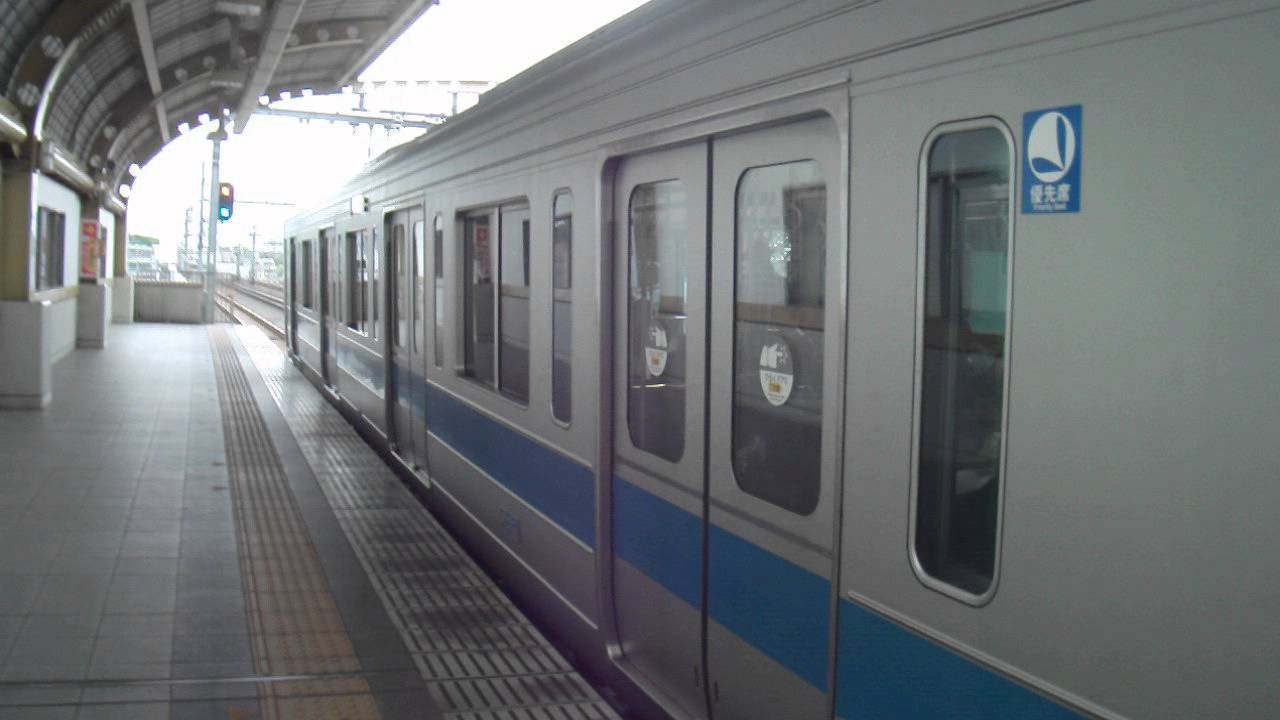 小田急2000形(2058F) 豪徳寺発車(乗降促進メロディーつき) - YouTube