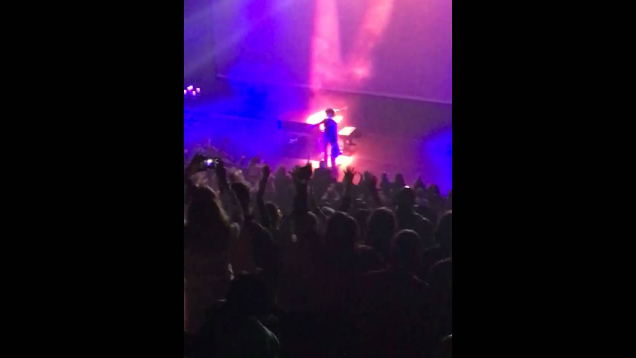 Prince's Final Encore of Three at the Fox Theatre on April 14th @ 10pm ...