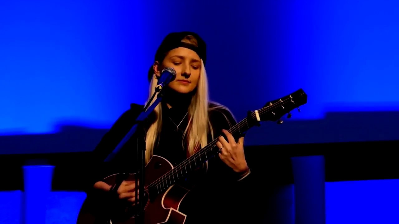 Esther Turner - If This Ain't Love - YouTube