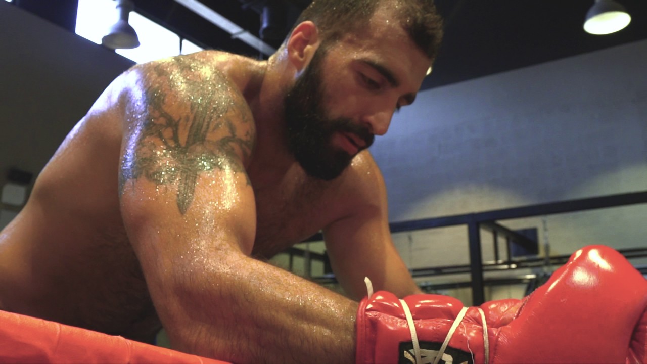 BOXING AT TRAIN GYM DUBAI - YouTube