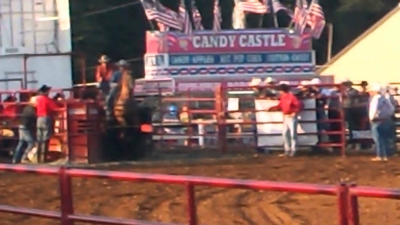 Steer wrestling- Three Hills Rodeo- Cecil County Fair 2013 - YouTube