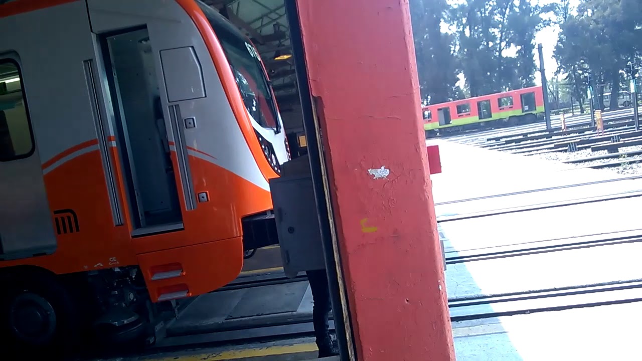 NM-16 saliendo del taller zaragoza a linea 1 - YouTube