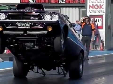 Dodge Challenger Slo mo Wheelie 2 - YouTube