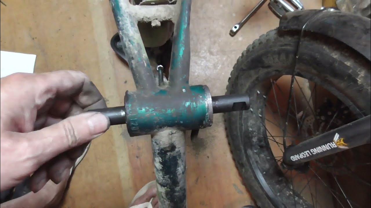 Как открутить чашку каретки со стороны звезды велосипеда СТЕЛС с ...