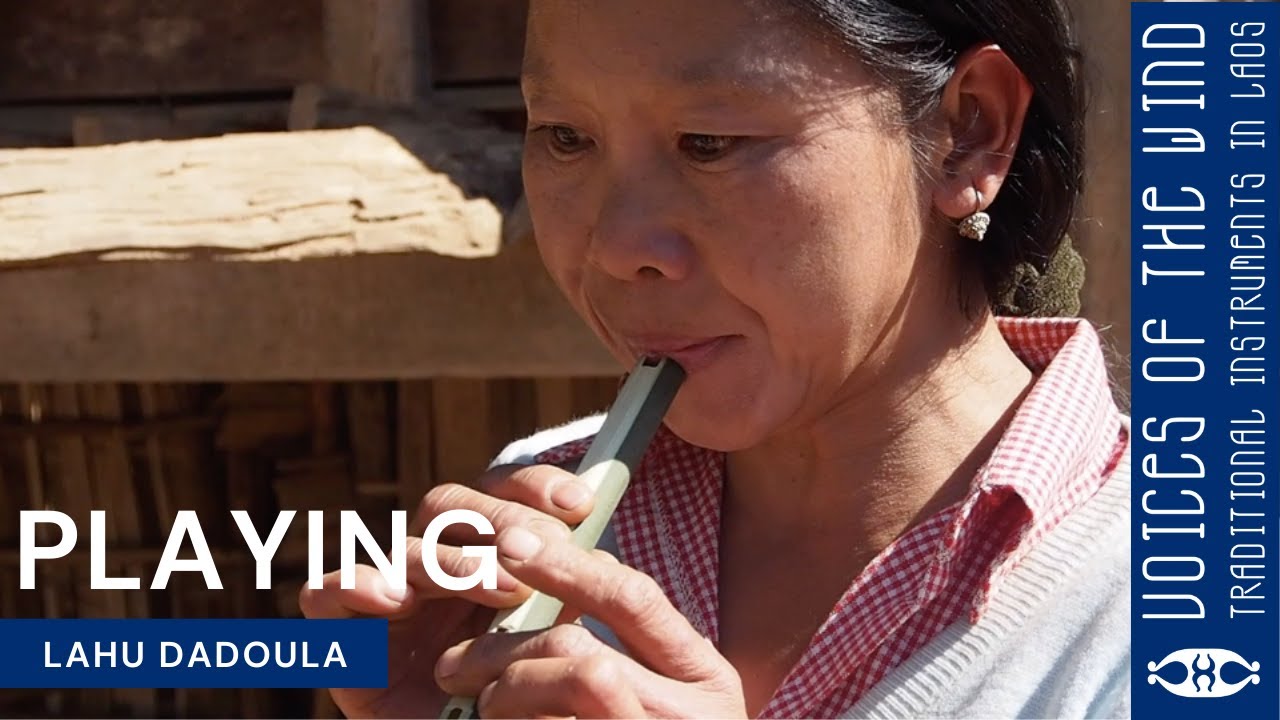 The Lahu "Dadoula" Bamboo Flute of Laos - YouTube