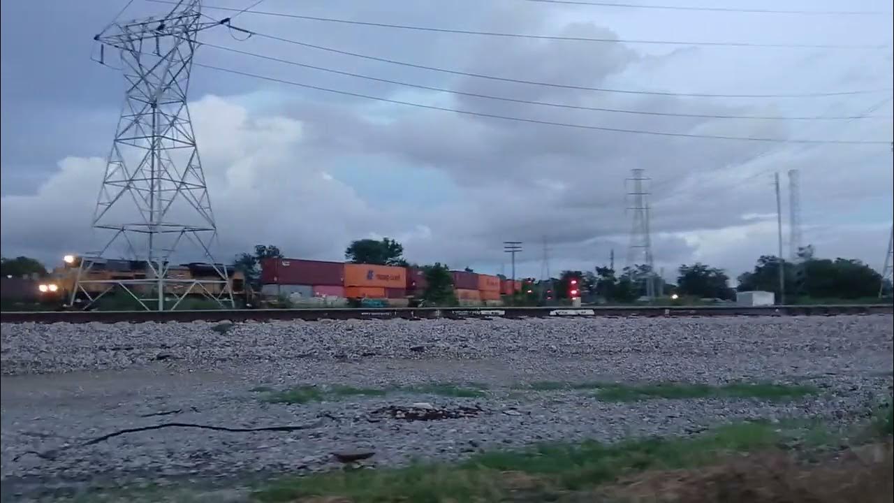 UP 8590 NB Leads Double Stack Houston,Tx - YouTube