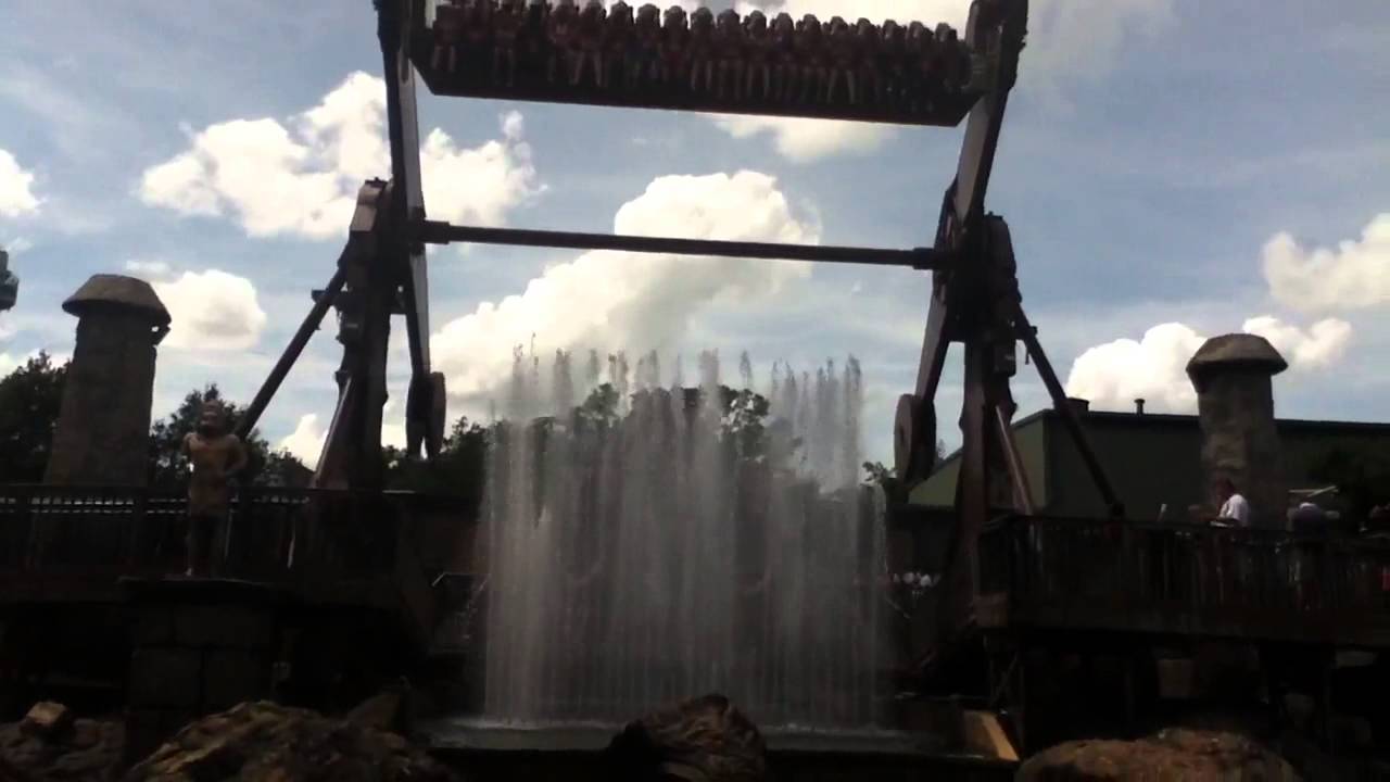 The Crypt at Kings Dominion - YouTube