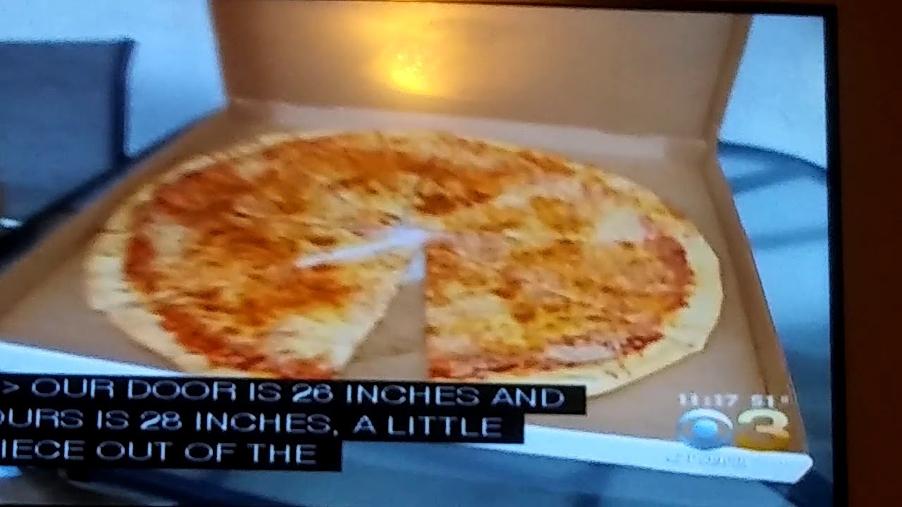 MoJus Family Pizzeria MeGa slice pizza - YouTube