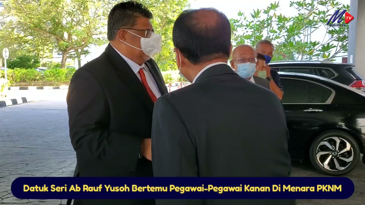 Datuk Seri Ab Rauf Yusoh Bertemu Pegawai-pegawai Kanan di Menara PKNM ...