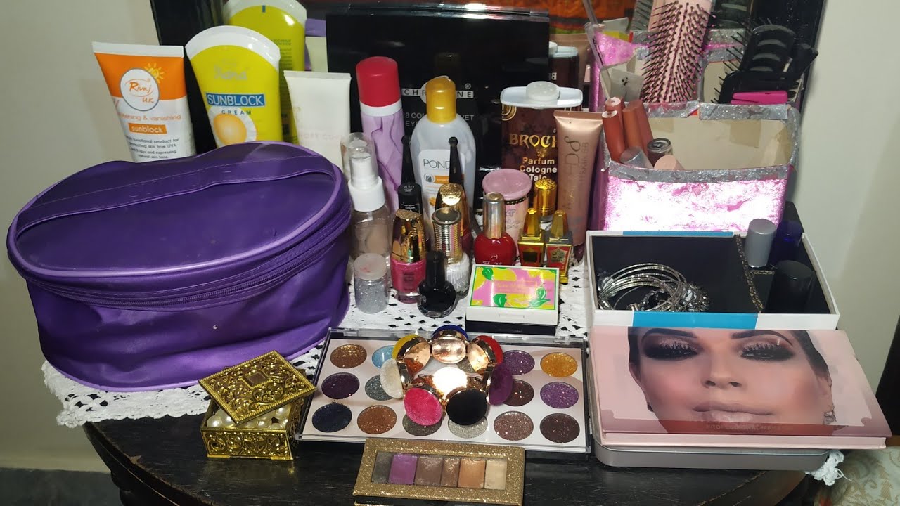 My Dressing Table setting || Organising Messy Vanity - YouTube