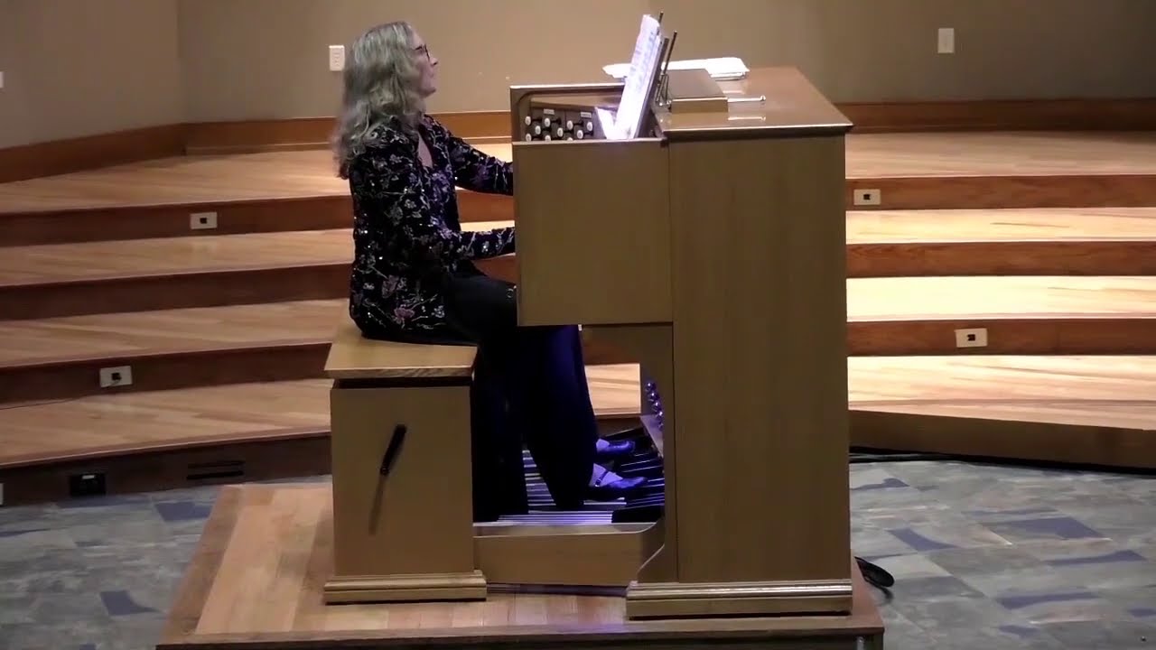 Ricki Vorrath-Moyer, organist in Recital - YouTube