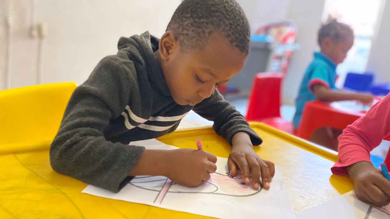 Kids are drawing today at Momentous kids care - YouTube