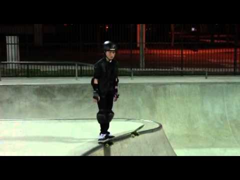 Friday night fun at Poway Skate Park - YouTube