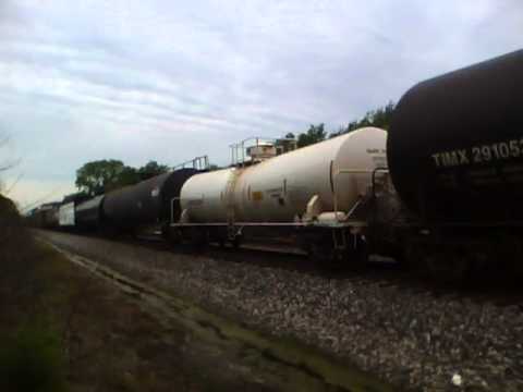 VERY RARE lash-up coming in on 514, a CSX YN1 SD40-2 and 3 HLCX SD40-2's - YouTube