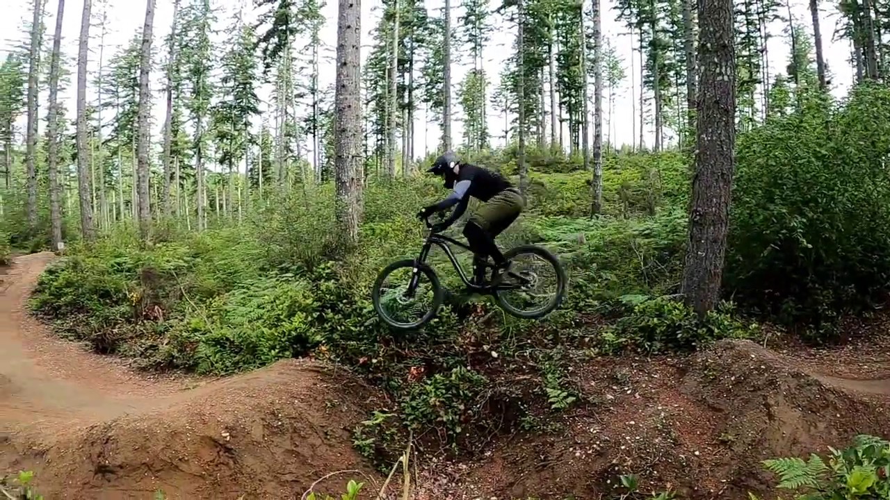 Mountain biking at 360 Park - YouTube