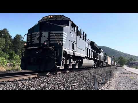 A Chase of an NS ET44AC with a K5LA Horn leading NS P60. - YouTube