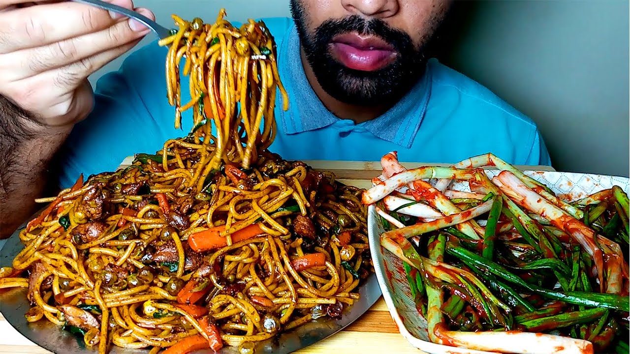CHICKEN CHOWMEIN AND KIMCHI EATING SHOW |#HungryPiran - YouTube