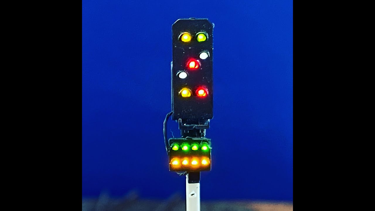 ⭕ HL Signal mit Lichtstreifen der DR , Details, Anschluss , Hinweise ...