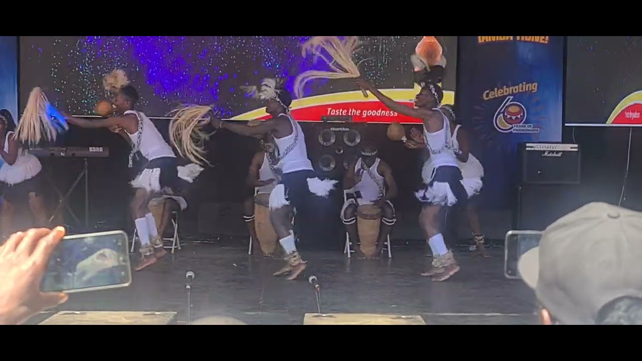 Woso/Amabhiza Dance performed by Mthokozisi and his Team - YouTube