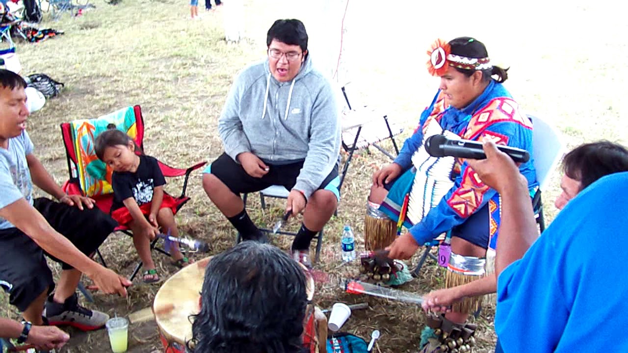 Eagle Nest Singer 2018 wanblee powwow! - YouTube