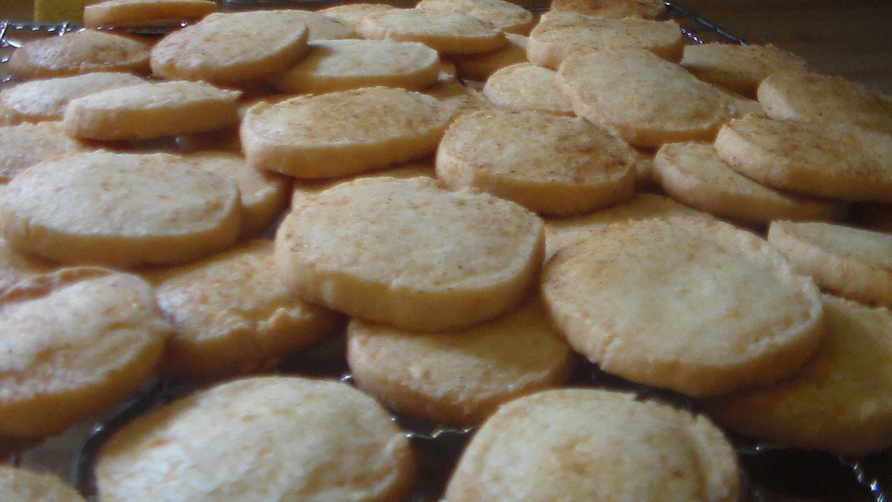 Cheese Pennies (Crackers) - YouTube