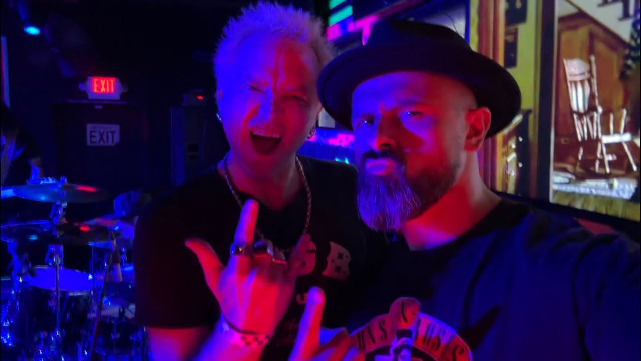 My Dj set at New Wave bar in Bellflower, California!!!! 7/21/23 - YouTube