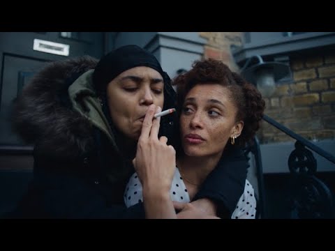 TOP BOY 4x07 / Kissing Scene — Jaq and Becks (Jasmine Jobson and Adwoa Aboah)