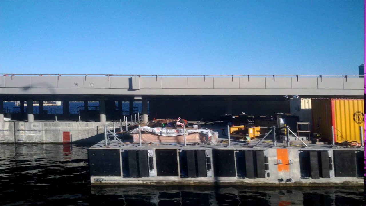 SR 520 Floating Bridge construction December 31, 2015 - YouTube