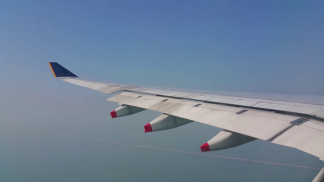 Singapore Airlines SQ856 A330-343 9V-STG landing in Hong Kong - YouTube