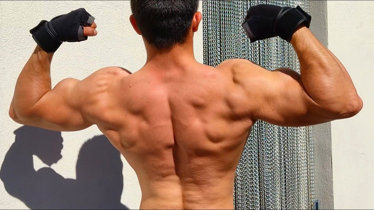 Back Workout and Flexing - YouTube