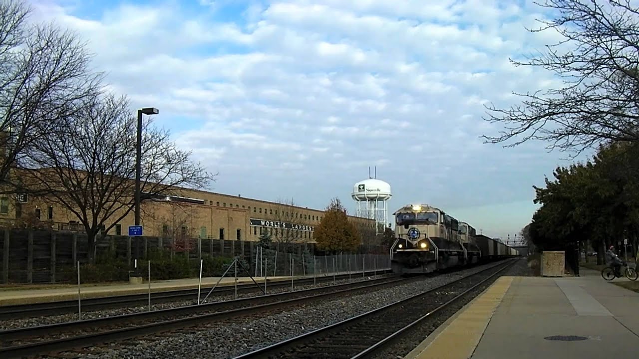 BNSF 9685 West - Naperville, IL - YouTube