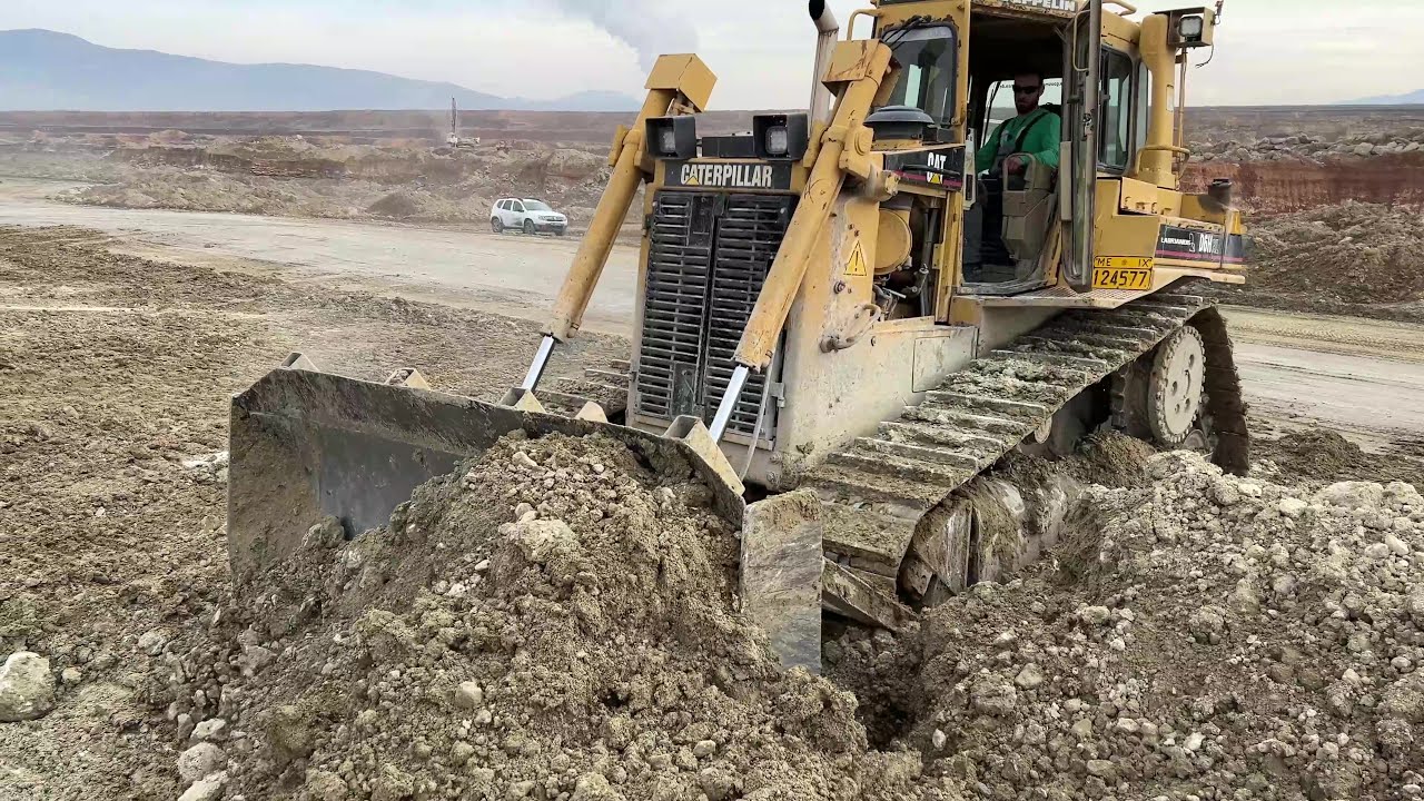 Caterpillar D6H Bulldozer Pushing Soil - Labrianidis Mining Works - 4k ...
