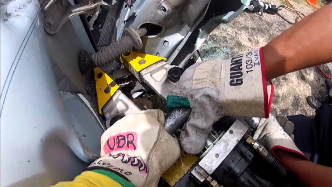 Practica en Rescate Vehicular 2012 San Salvador - YouTube