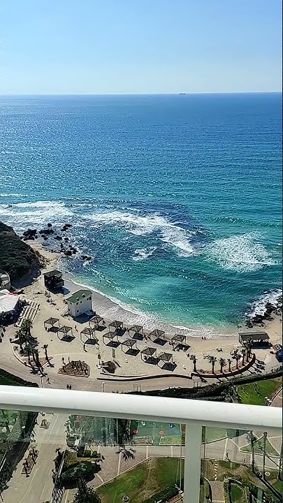 רמדה חדרה - חוף הים - YouTube