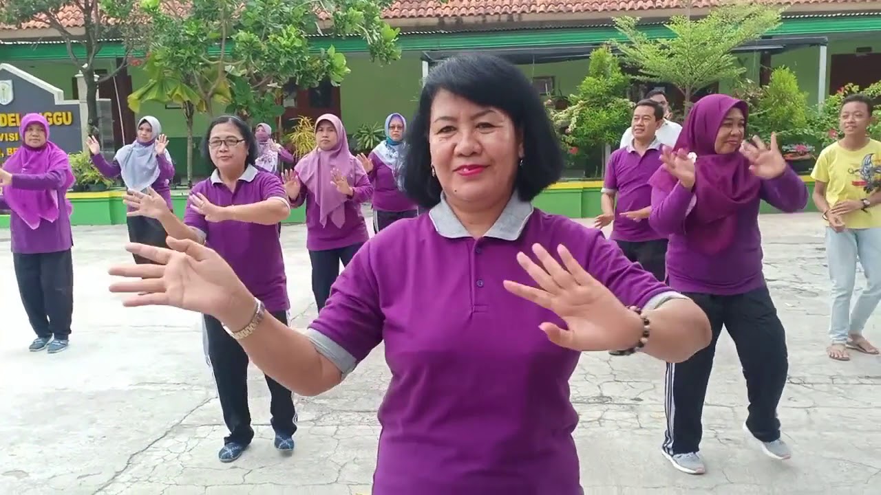 Senam Aerobic 1 - YouTube