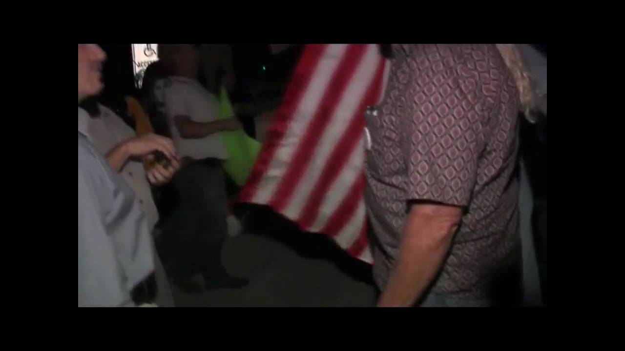 Violence Breaks Out At Tea Party Protest - YouTube