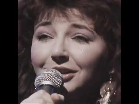 Kate Bush & David Gilmour | Running Up That Hill (Live) - YouTube