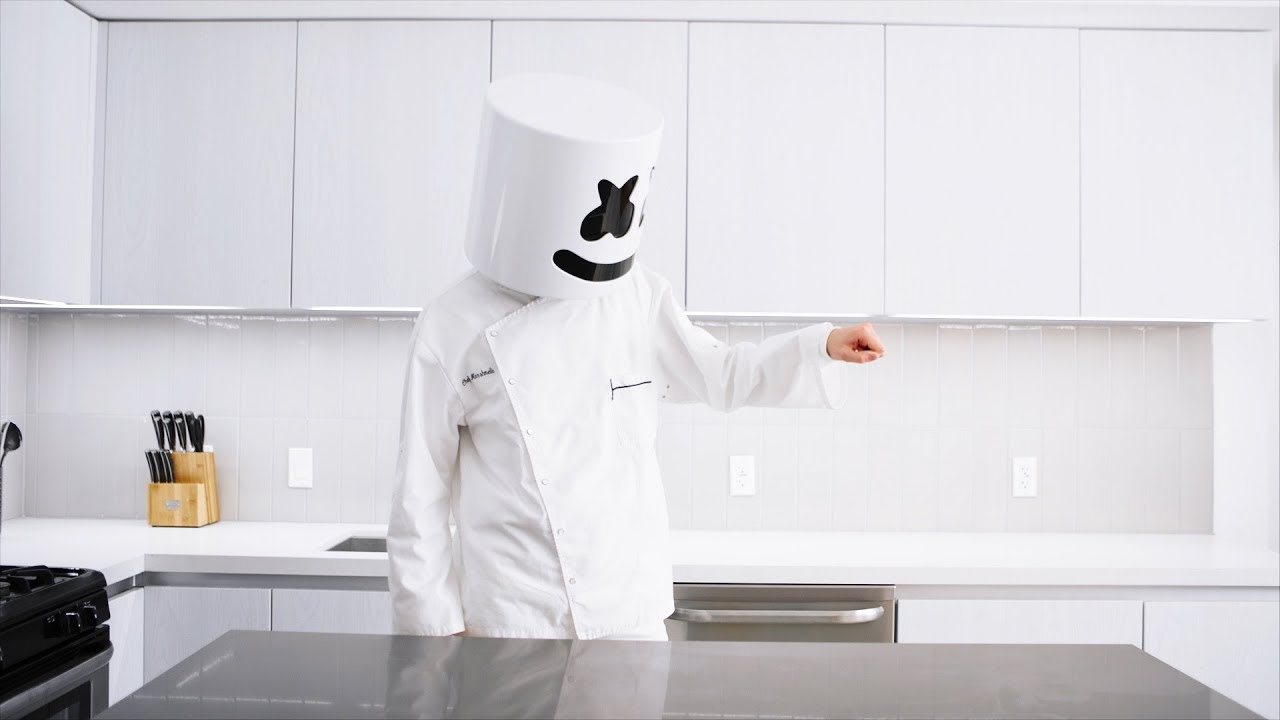 Fresh Filipino Lumpia!! | Cooking With Marshmello - YouTube