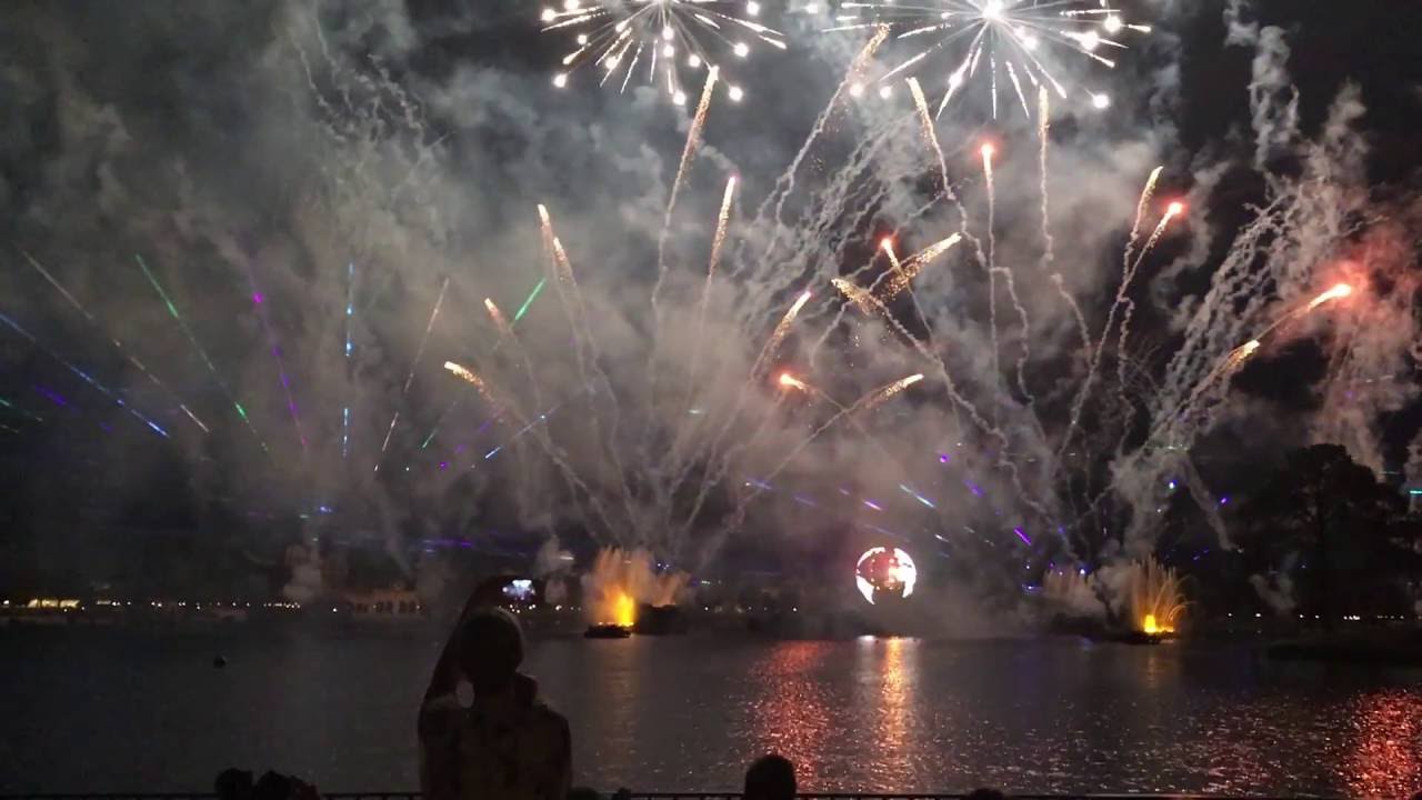 World show case fireworks - YouTube